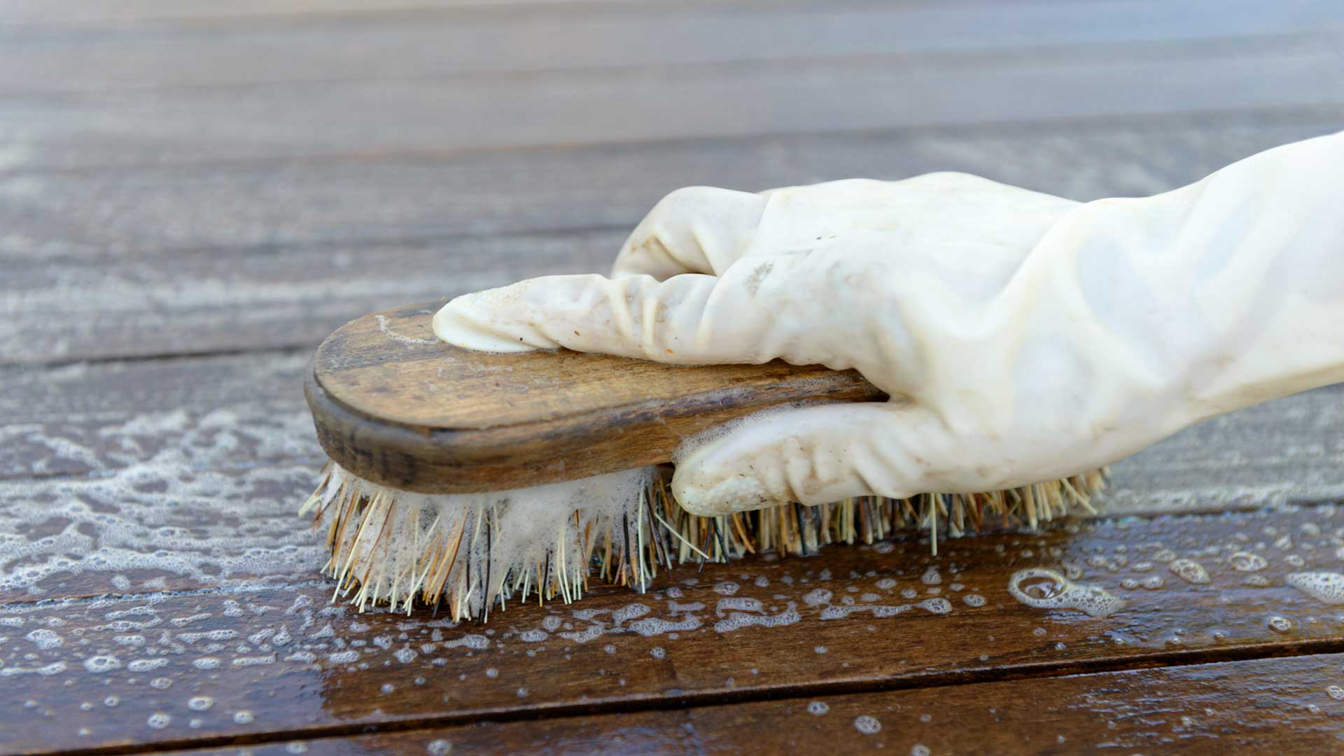 Brilliant Ways to Use Pine Sol In Your Home - Crisp Cove